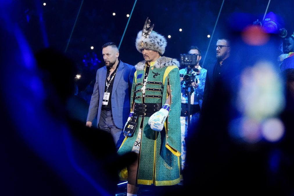 Боб Арум отреагировал на возможное лишение Александра Усика титула IBF - 24 канал Спорт
